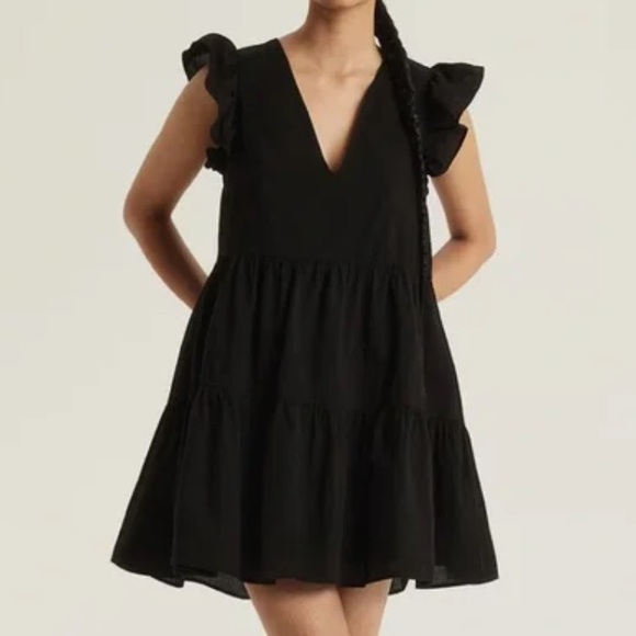 Divided | Dresses | Divided Hm Women L Black Vneck Flutter Sleeve ...